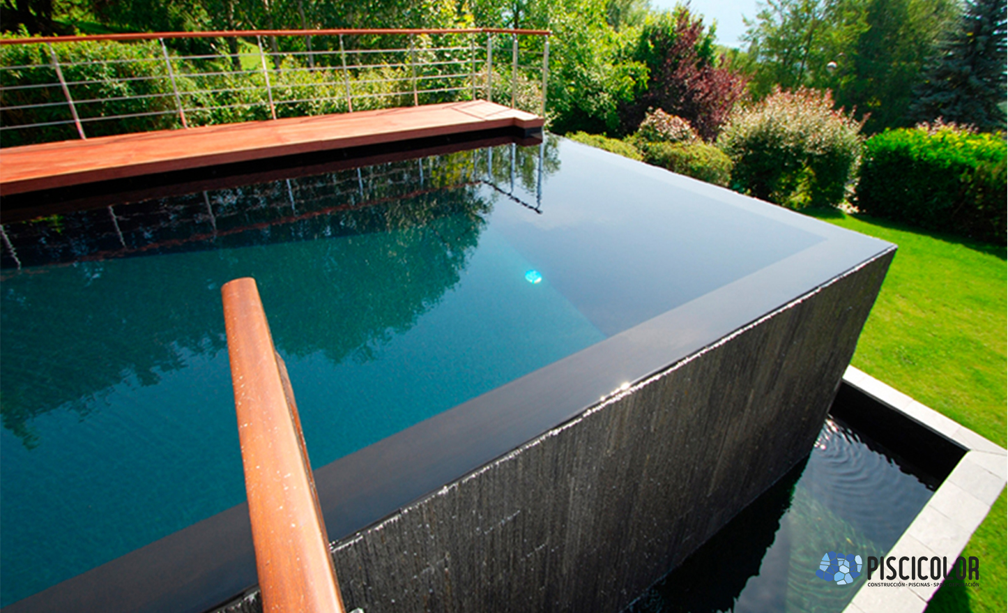 PISCINAS INFINITY - PISCICOLOR - Construcción y mantenimiento de piscinas